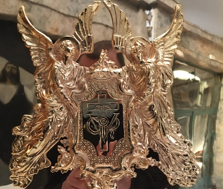 Ángeles adorando a Dios – Parroquia Santísimo Cristo de la Victoria